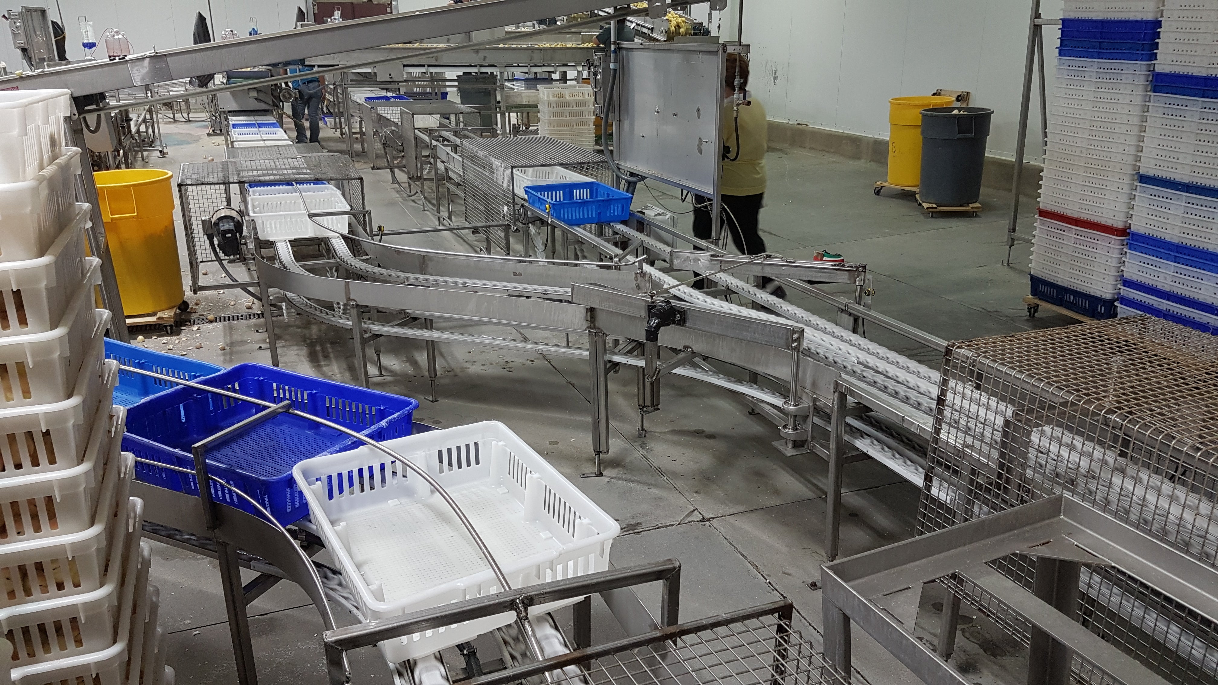 Twin Chain Conveyor – Secure, Smooth Crate Transport | Polyketting